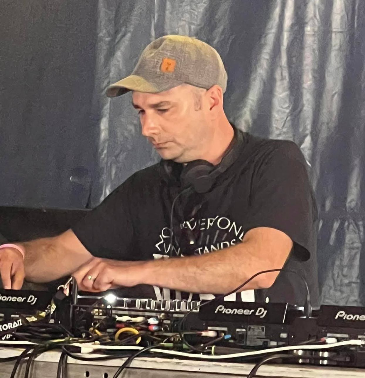 Jon-Paul - Eruption Radio - the original sound of the underground