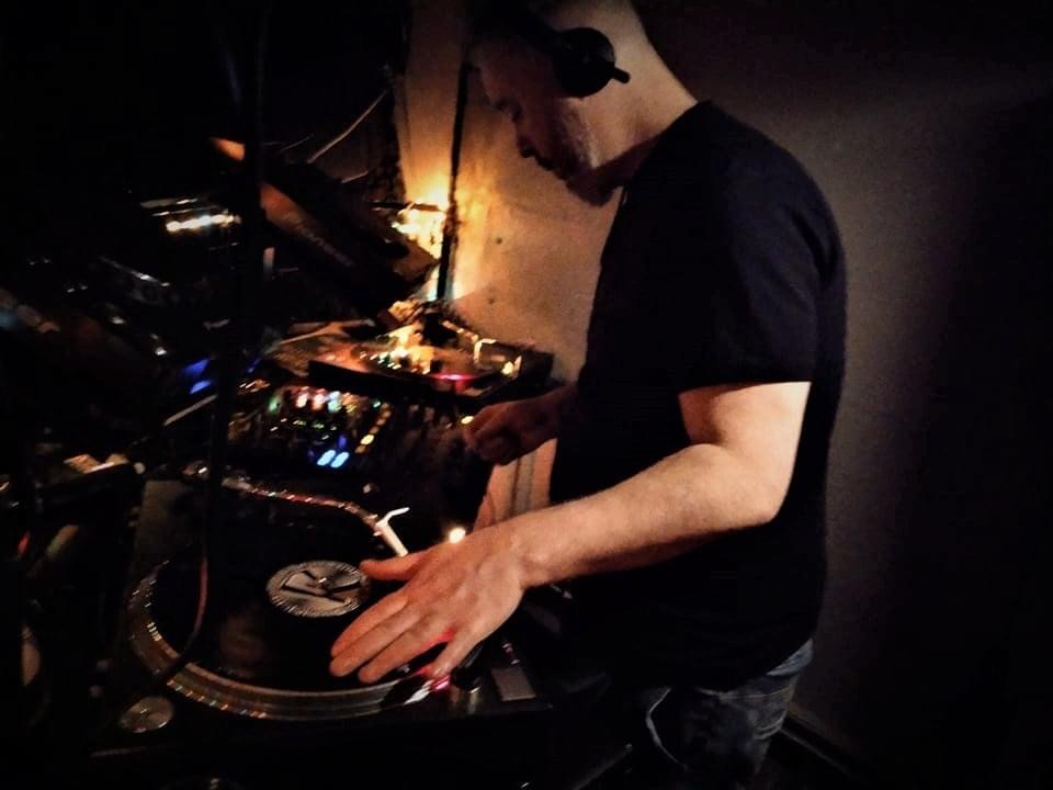 Vers-e-tyle - Eruption Radio - the original sound of the underground
